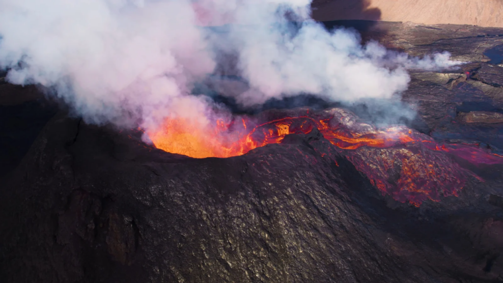 What is the largest active volcano in the world? - Mauna Loa facts ...