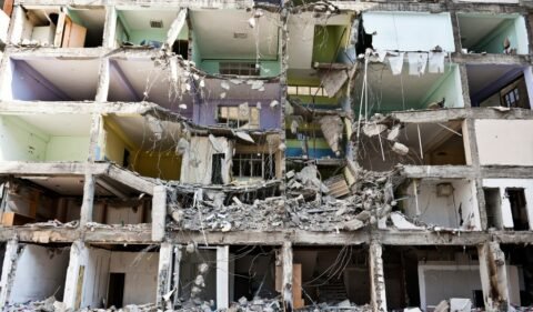 How to survive an earthquake - What is the safest place to be during an ...