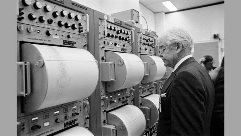 What Are Moonquakes And What Causes Them? - Earthquake vs Moonquake ...